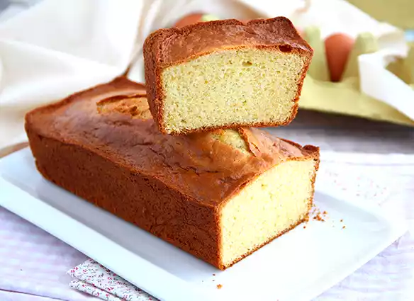 Mascarpone cake (moist and flavorful)