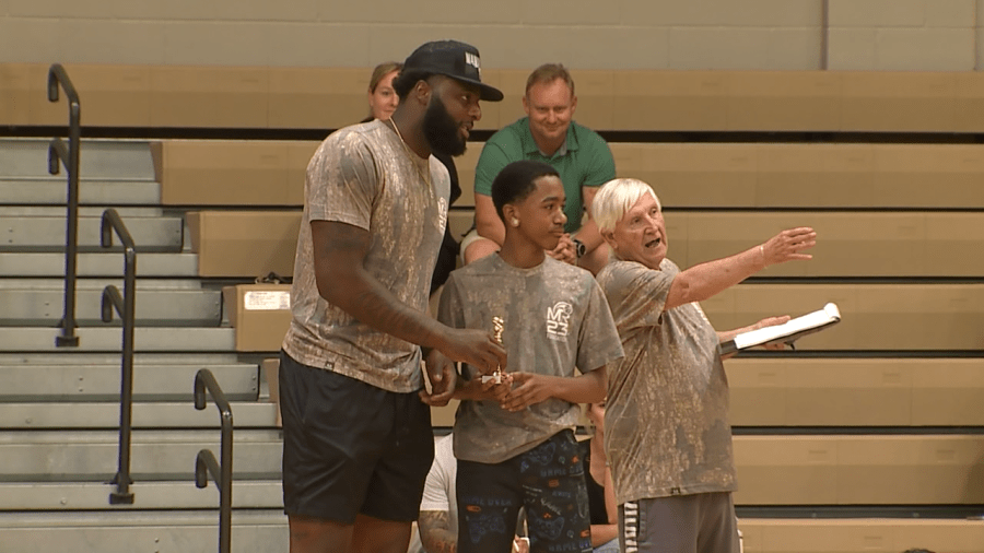 Chalmette coach reflects on strong bond with Mitchell Robinson ahead of ...