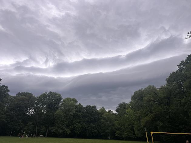 Unwetter zieht über Bayern: DWD warnt vor Starkregen, Hagel und Sturmböen