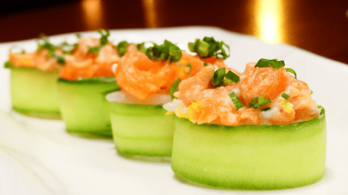 5 High-Vibe Summer Snacks to Beat Bloat and Define Your Silhouette