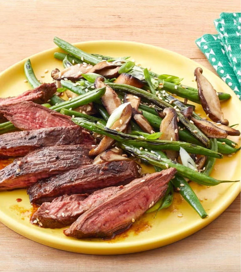 These easy one-pan summer dinners practically make themselves