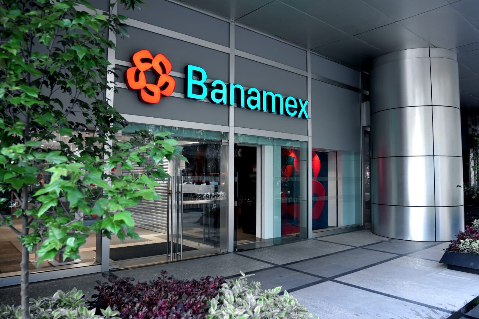 Banamex cumple 142 años como banco independiente por primera vez en dos ...