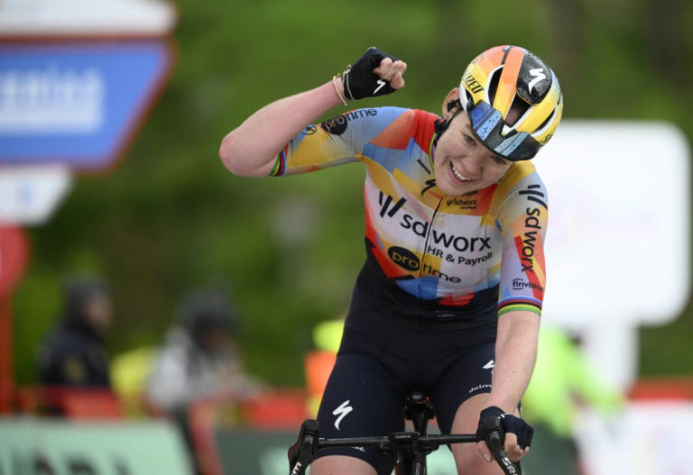 Van der Breggen takes overall Giro lead with time trial win