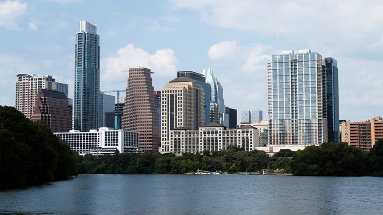2 downtown Austin hotels facing foreclosure