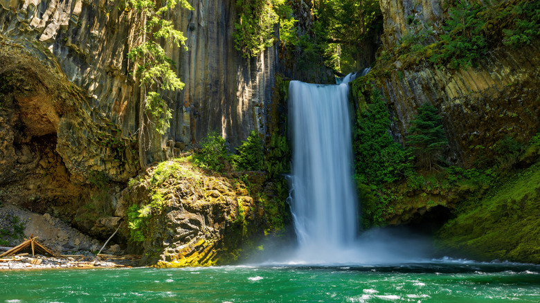 Just over an hour from Eugene is Oregon's lesser-known spot for ...