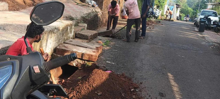Lamgao gutter cleaning halted, locals allege political pressure