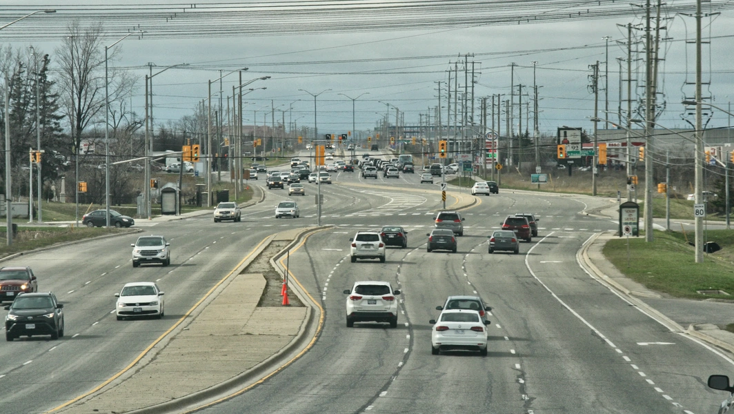 10 Canadian road rules that surprise American drivers