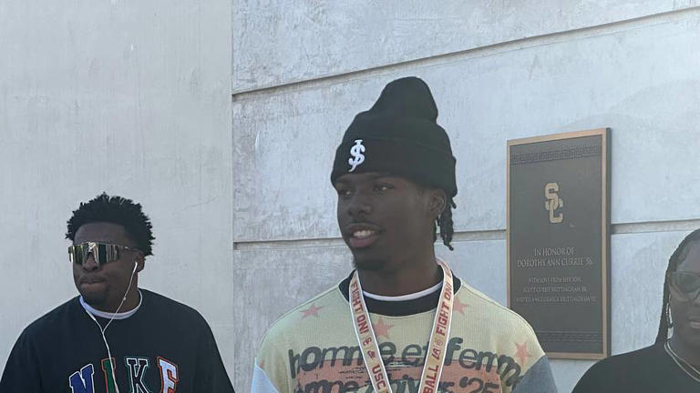 Recruits don't hold back about USC cornerbacks coach Trovon Reed