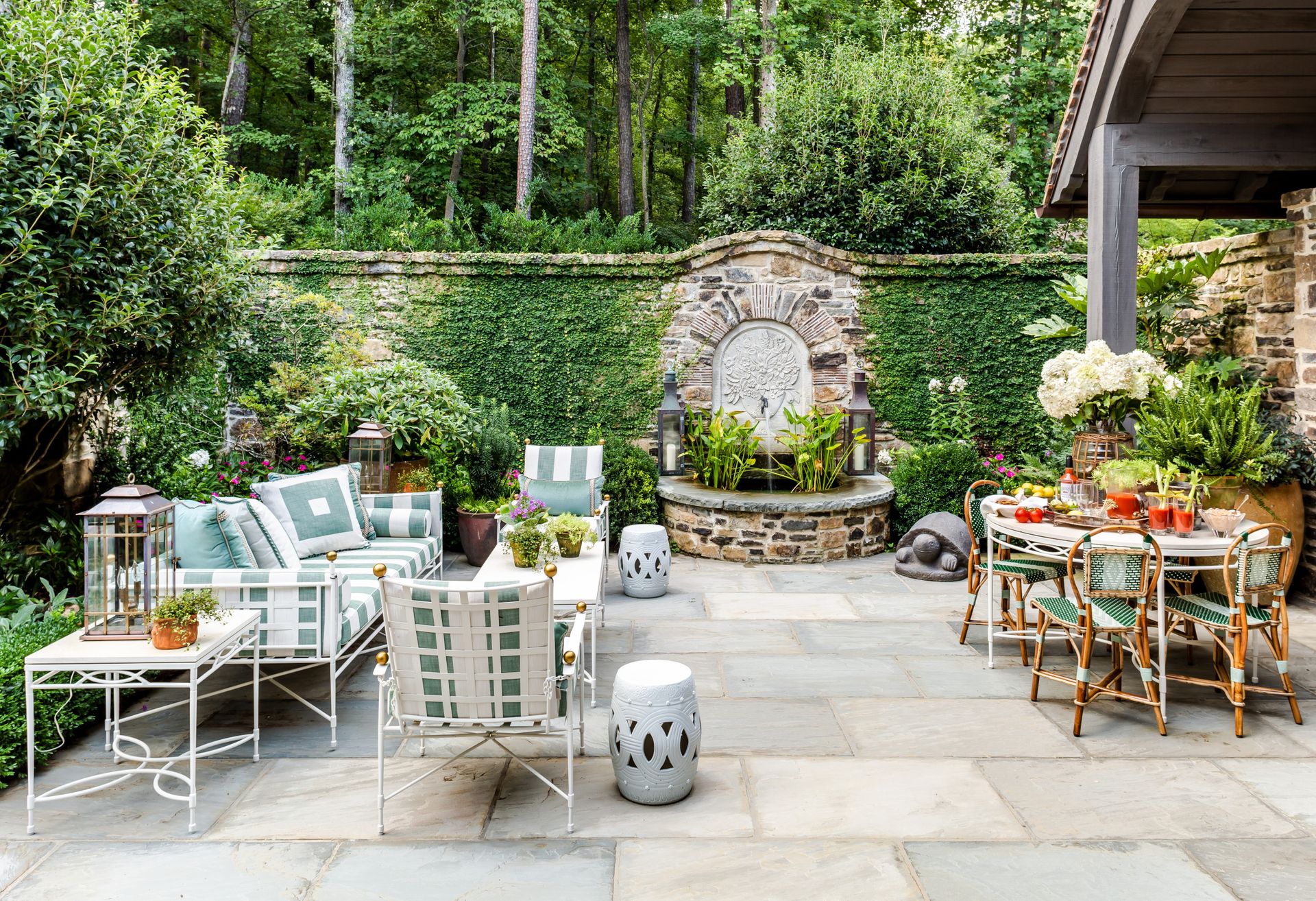 Outdoor living room ideas