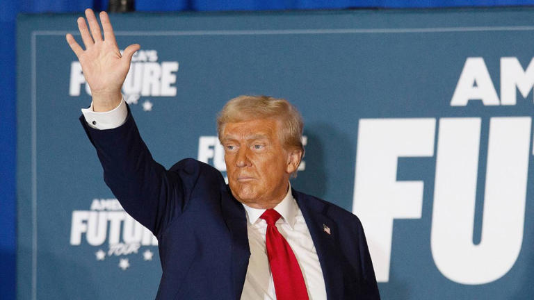 Data expert drops humiliating statistic about Trump’s popularity