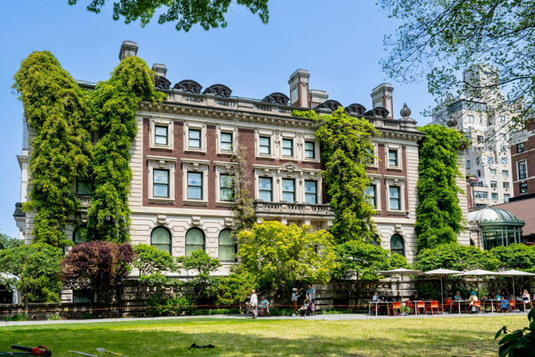 15 trendy house styles from around the world