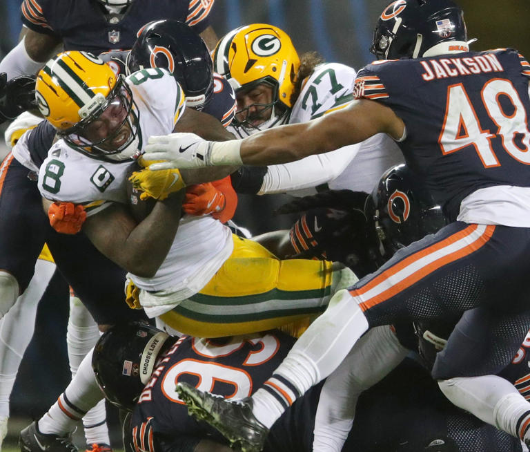 Josh Jacobs make appereance at Packers practice