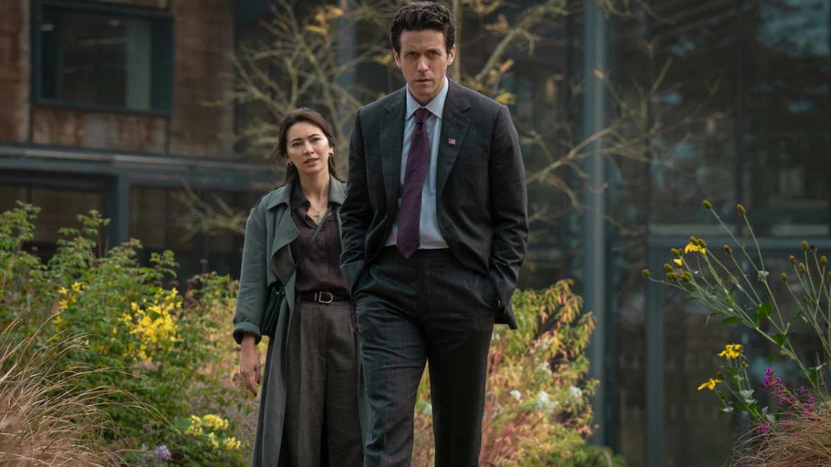 Rebecca Ferguson's Juliette battles memory loss in riveting 'Silo ...