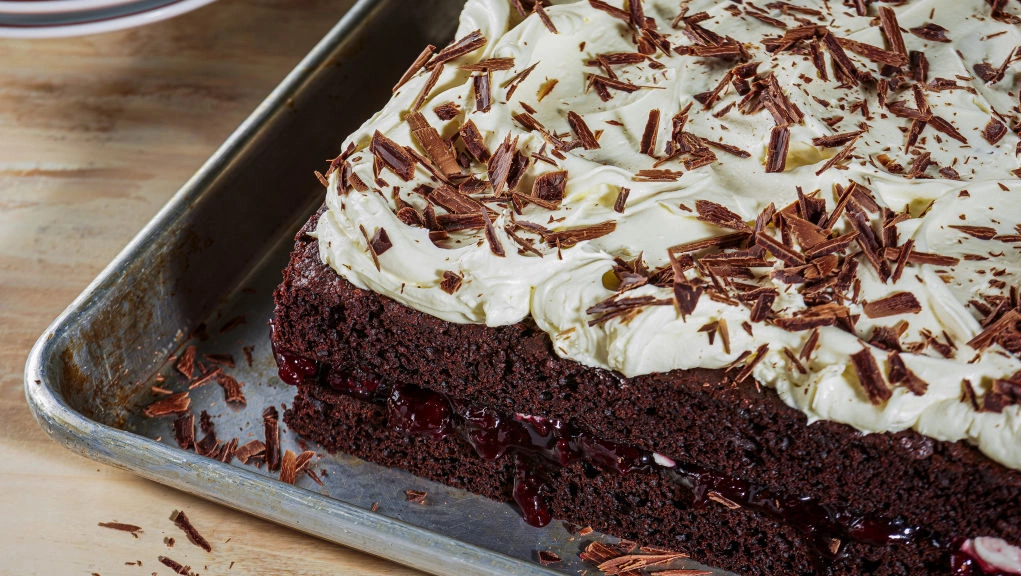 19 easy and flavorful sheet cake recipes