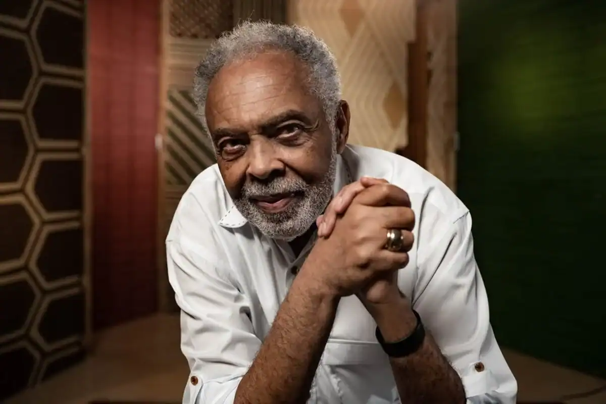 Gilberto Gil emociona com homenagem a Flora em seu aniversário de 66 anos