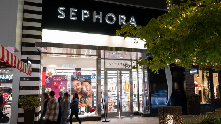 Hackers exploit Meta AI support tool to take over Obama, Sephora and ...