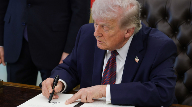 Trump signs scaled-back AI cybersecurity order