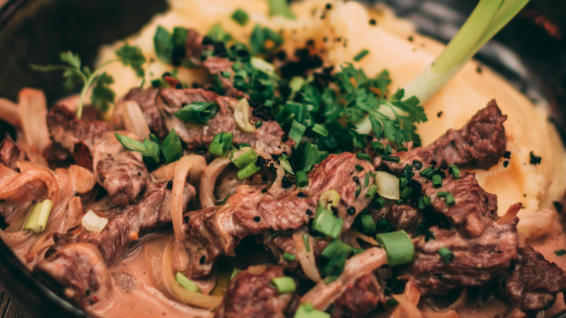 20 recipes where the sauce matters more than the main