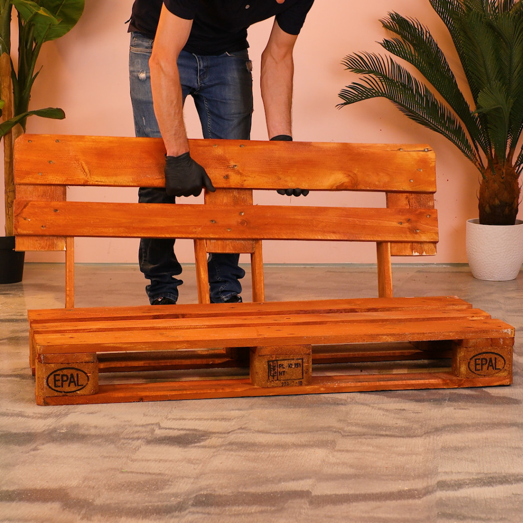 DIY wooden sitting bench! 🔨💪