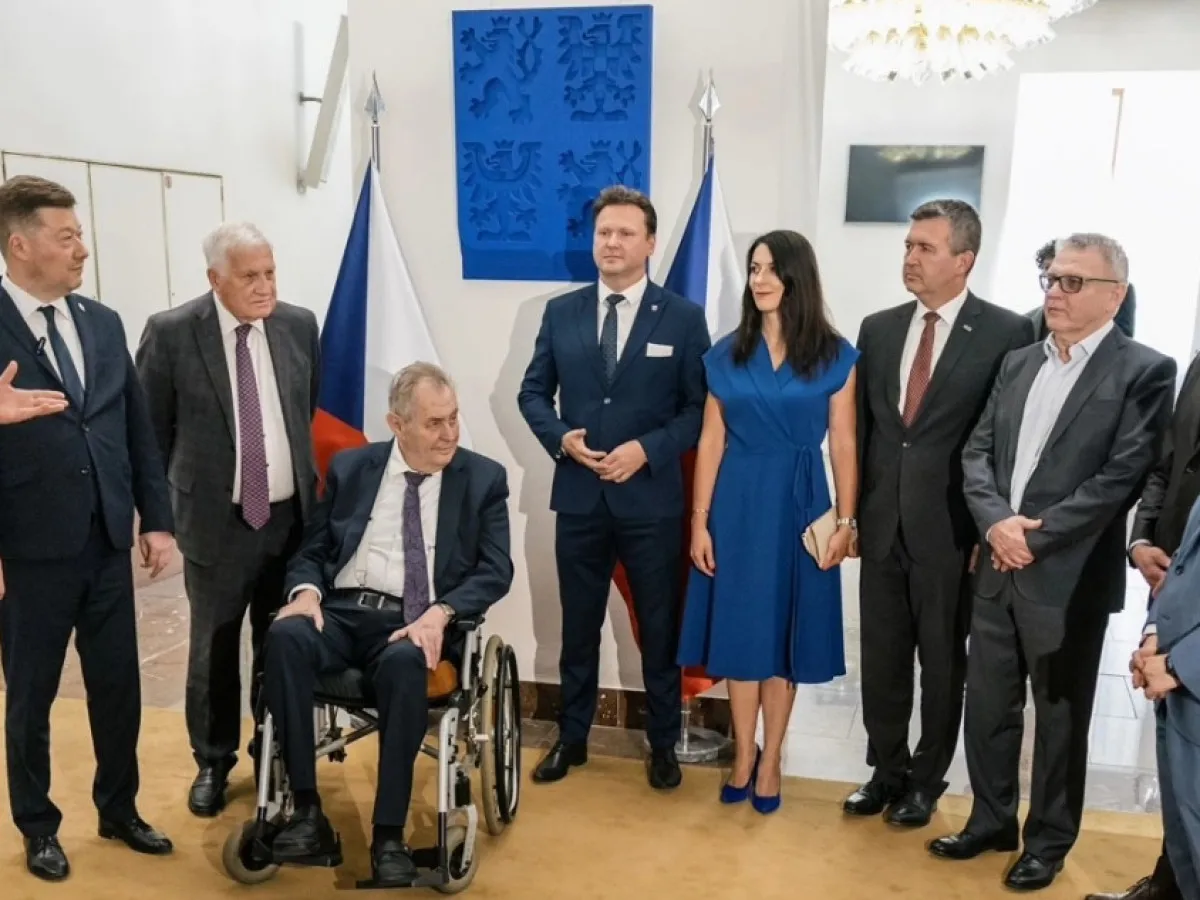 Jsem příznivcem kreativního výkladu ústavy, říká Zeman. Volá po ...
