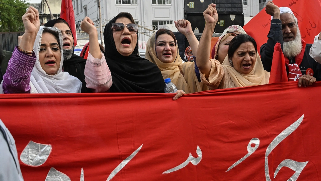 Islamabad enforces early market closures as fuel crisis deepens