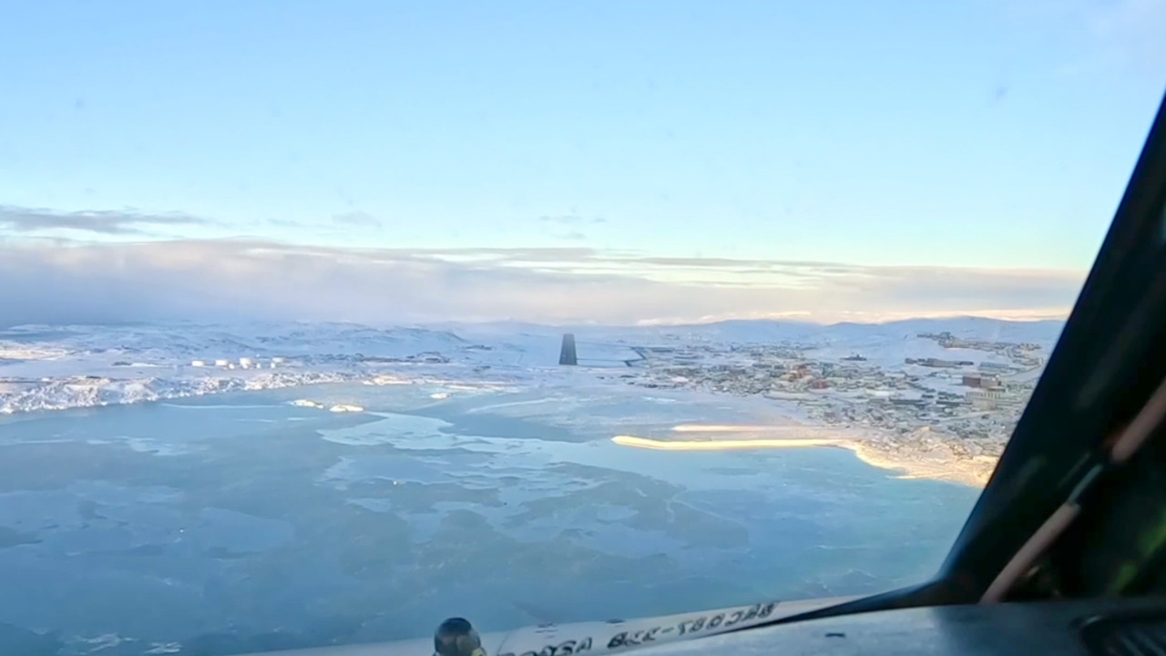 Boeing 737 makes an Arctic landing in latest Just Planes feature