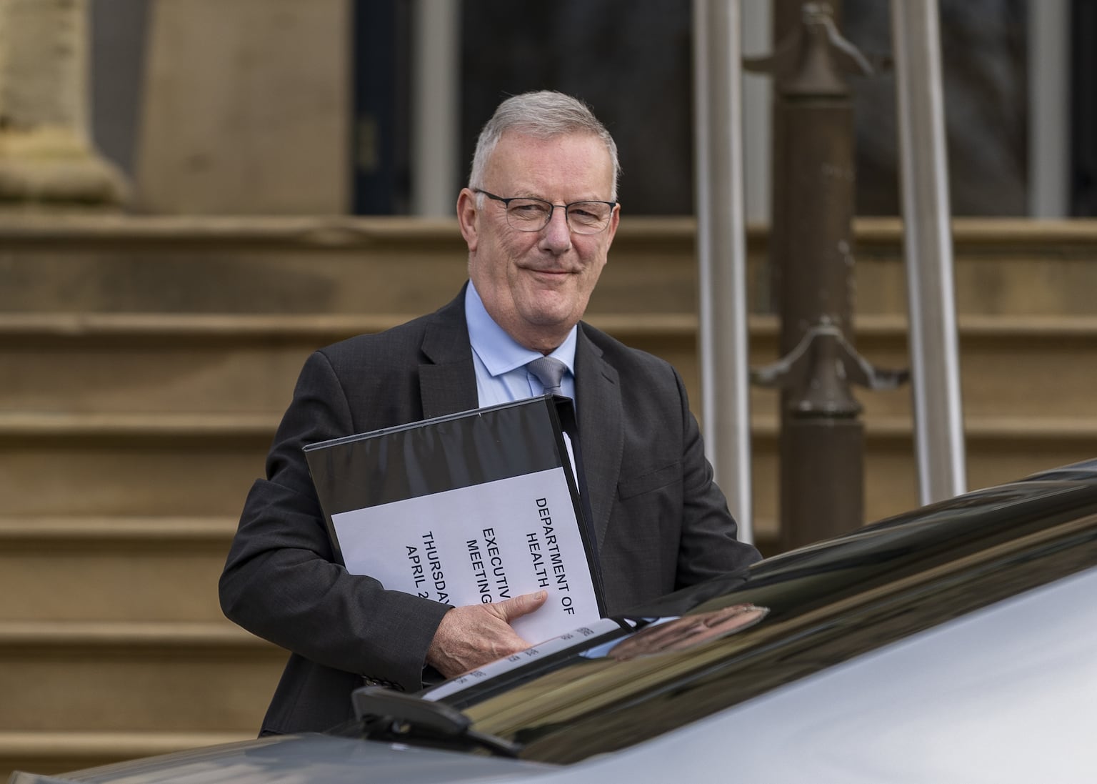 Health minister apologises for thousands of missing patient letters