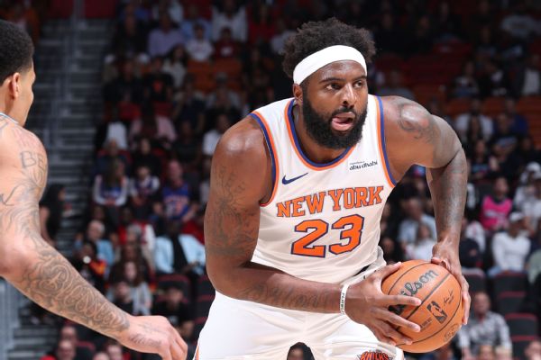 Knicks' Mitchell Robinson (finger) questionable for Game 1