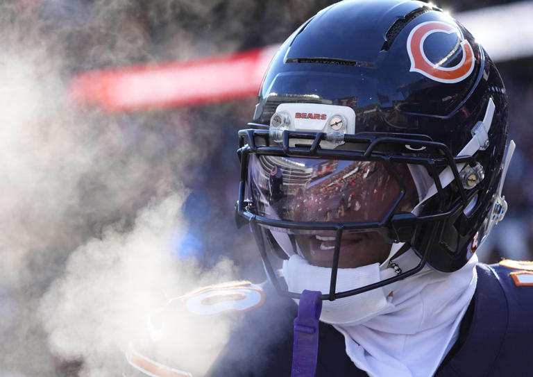 Congratulations pour in for Chicago Bears WR Luther Burden III after ...