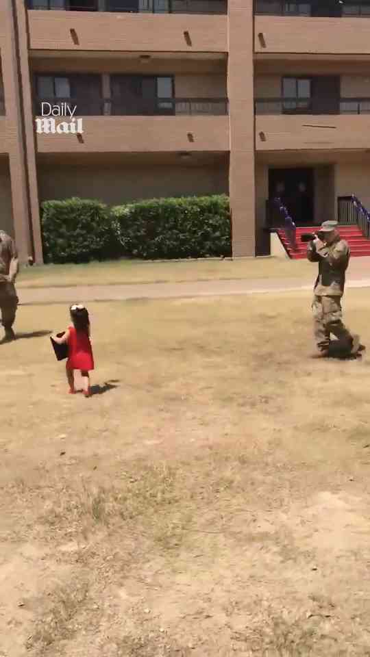Little girl bursts into tears during emotional military homecoming