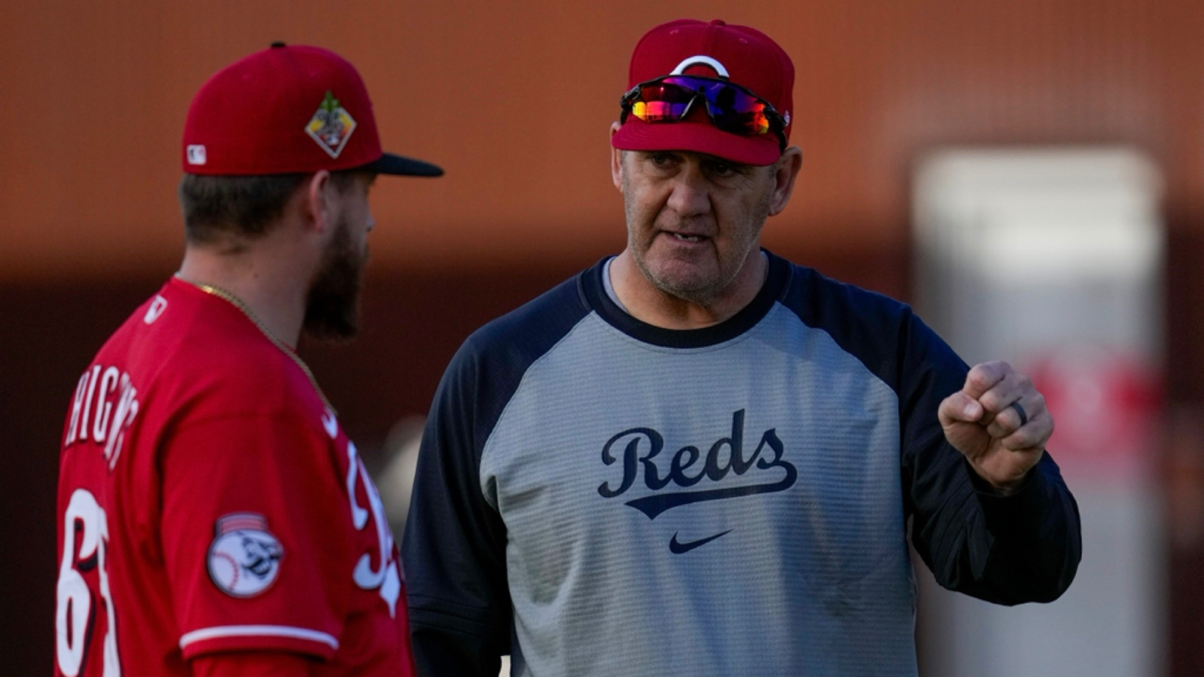 15 times MLB players hit home runs with a broken bat