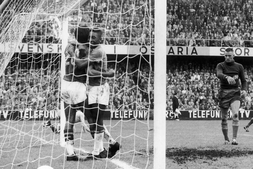Pelé’s historic 1958 World Cup jersey heading for auction in New York
