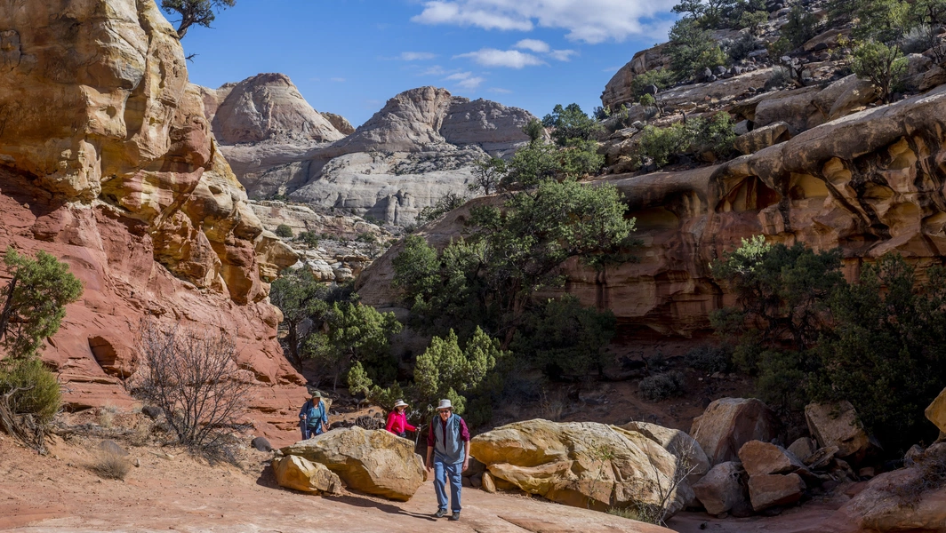 Men’s Journal outlines summer hiking risks and safety tips