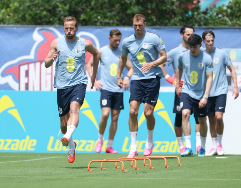 England launch World Cup build-up in steamy Florida