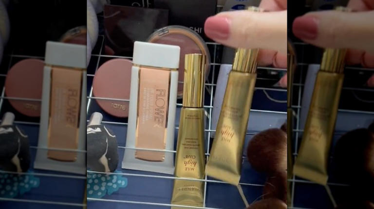 Turn oven cooling racks into a convenient makeup organizer