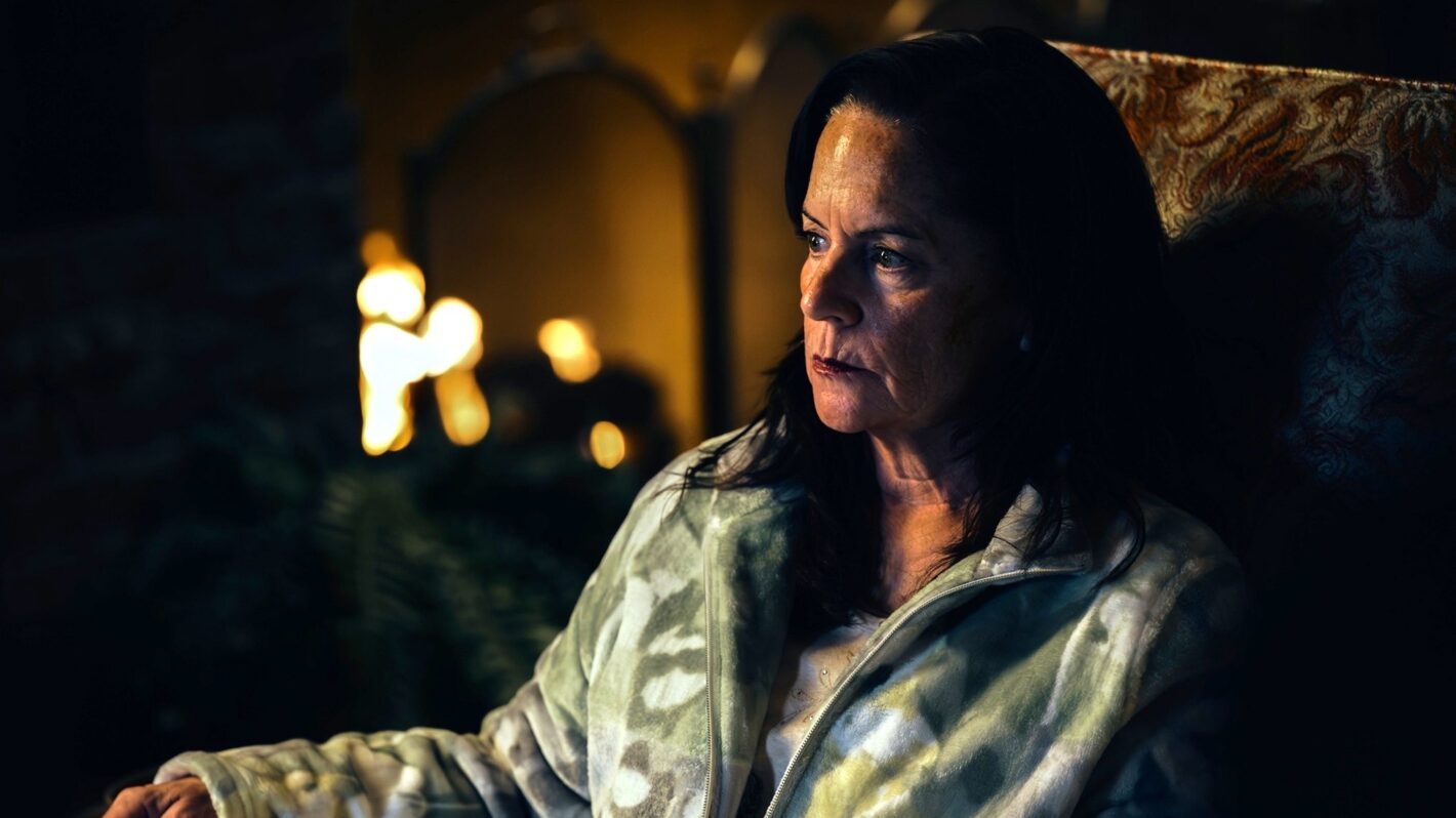 Euphoria star Martha Kelly breaks down Laurie's deadly decision in ...