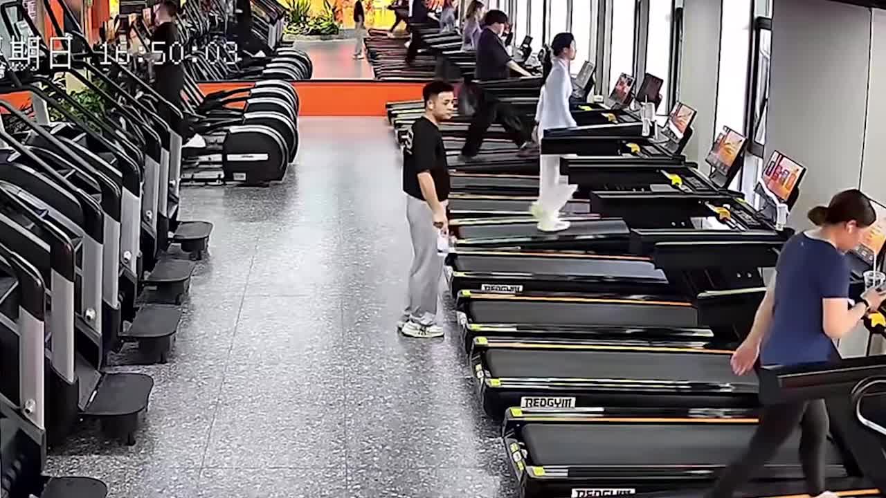 Gymgoer catapulted off treadmill as he tries to begin workout
