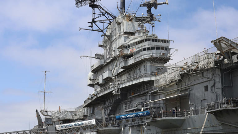 US-Flugzeugträger USS Hornet muss Alameda verlassen – das wird ein ...