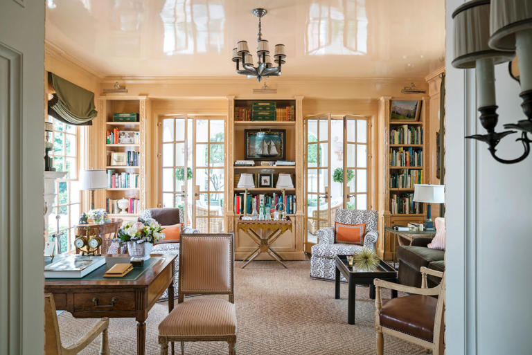 This 1930s Dallas home was nearly torn down—now it’s a blue-and-white dream