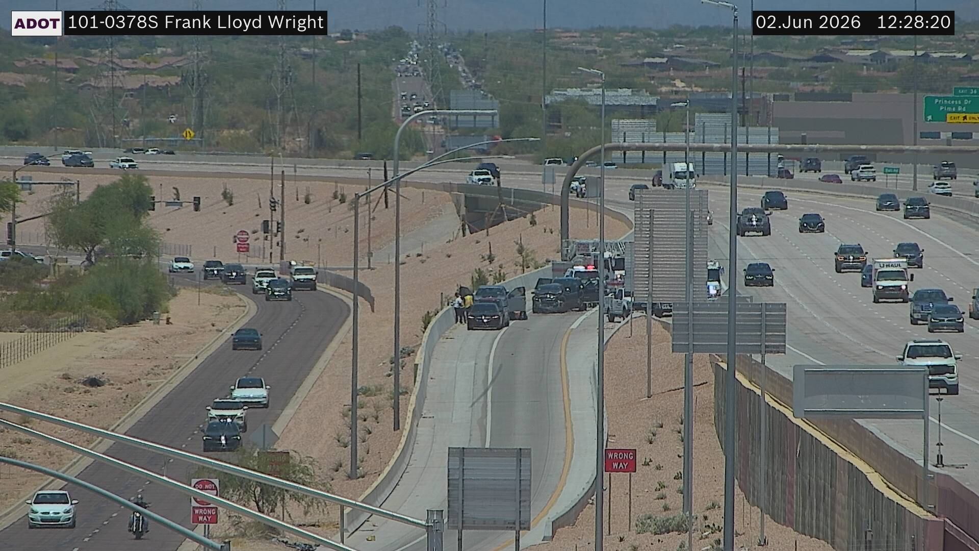 Serious injuries reported after 4-car crash on Scottsdale freeway off-ramp