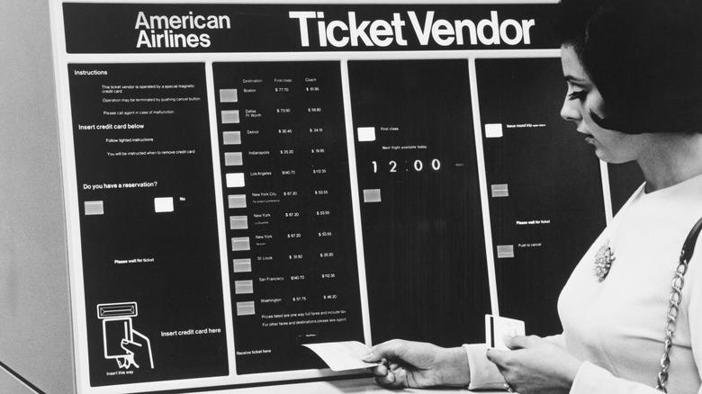 The unusual airport vending machines from the '50s you never see today
