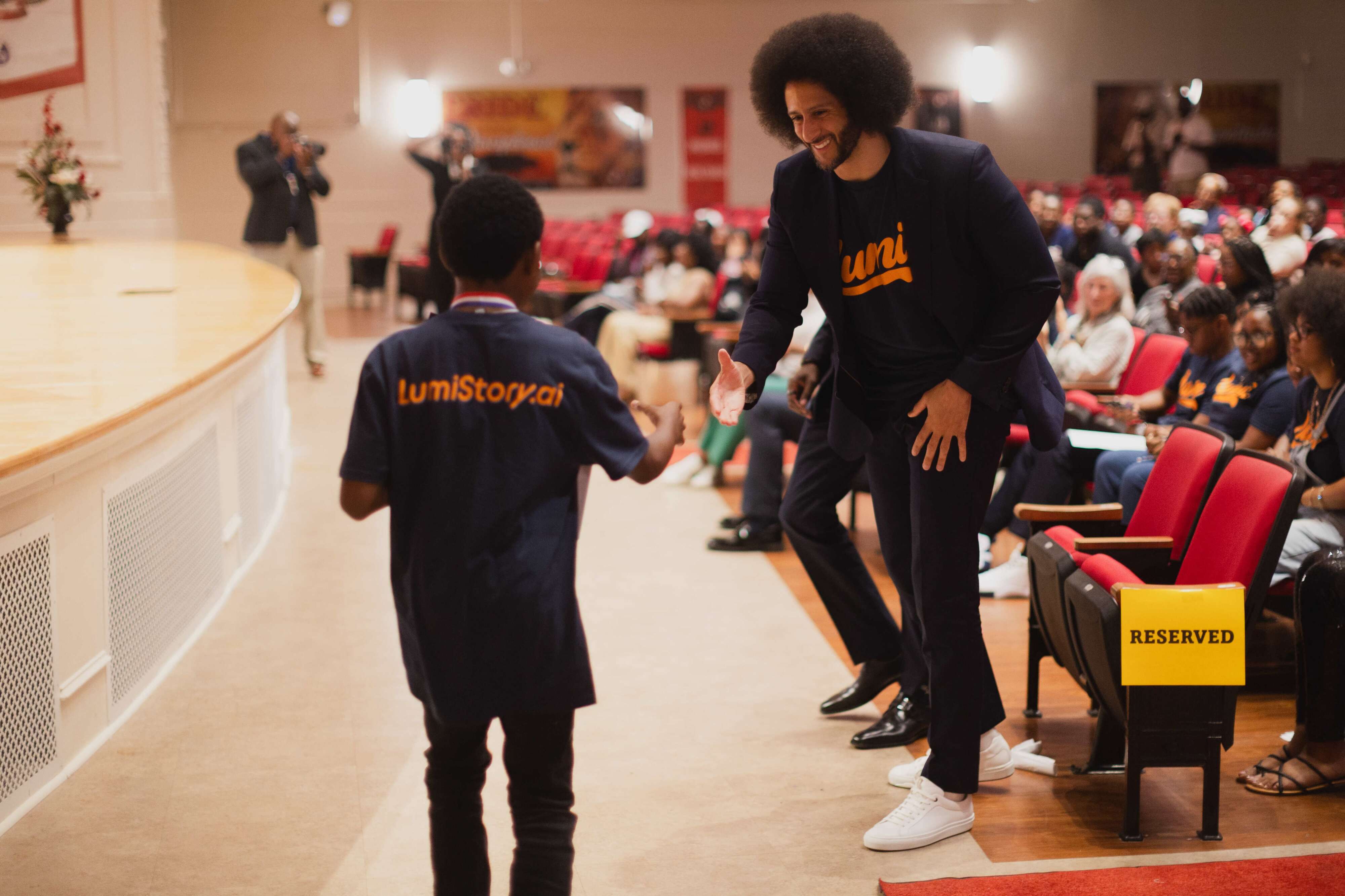 NFL star, activist uses AI to teach Birmingham students about civil rights