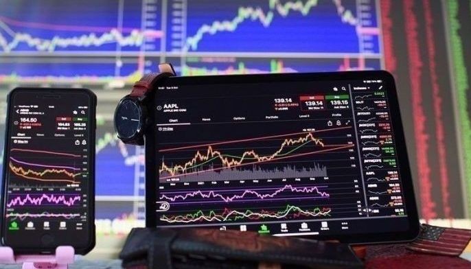 Stocks advance as bargain hunting persists