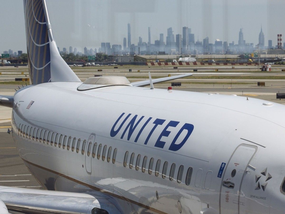 Ominous Bluetooth device name forces United Airlines flight back to Newark