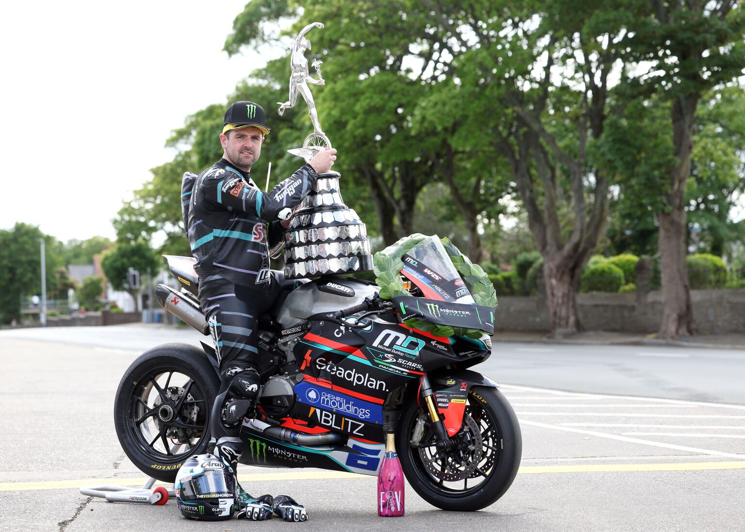 Isle of Man TT Wednesday schedule: Dunlop hopes to scoop his 35th TT ...