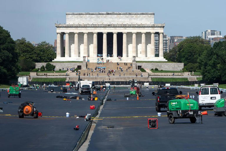 Trump's $13M reflecting pool makeover leaves leaks unfixed