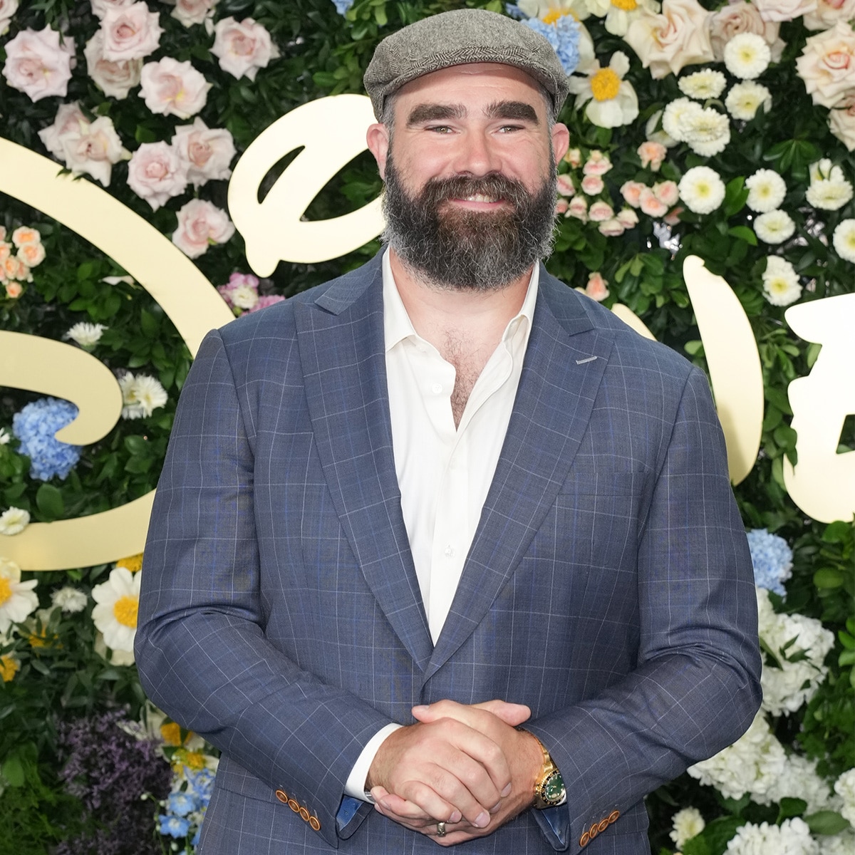 Jason Kelce shouts out Taylor Swift in his, Travis Kelce’s new book