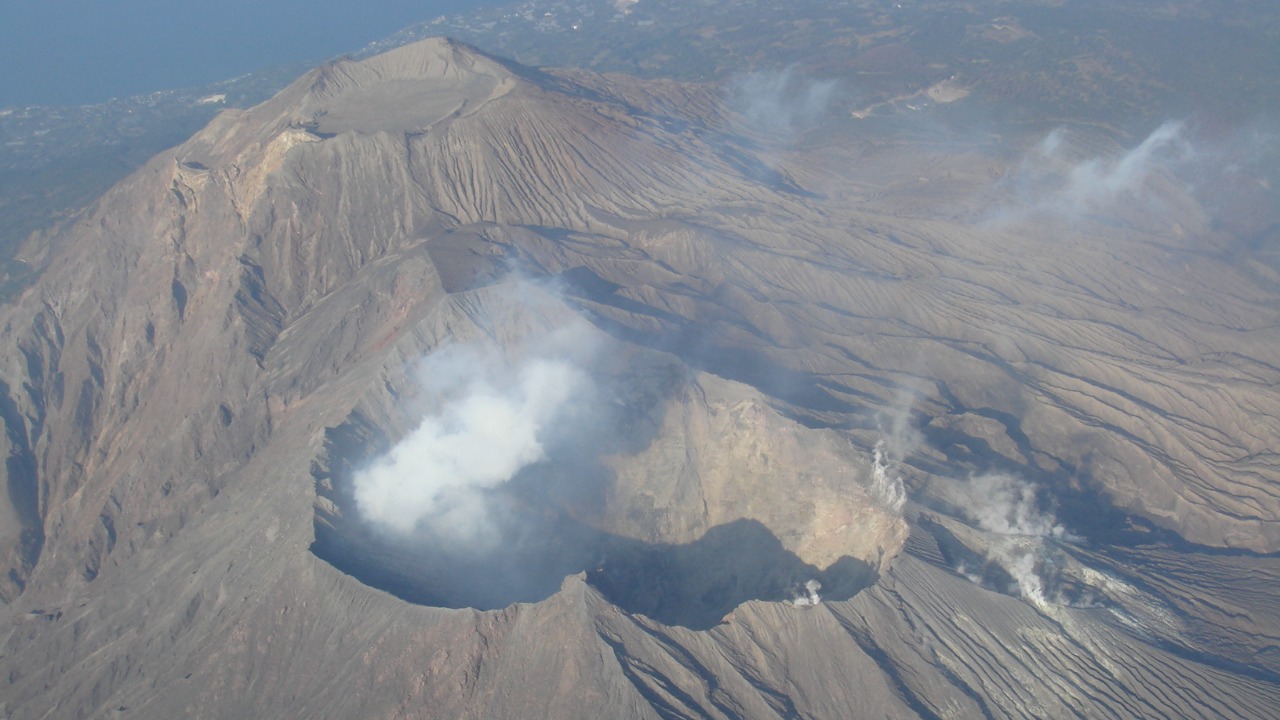 Sakurajima keeps blasting ash 1,600 meters above Kyushu — Japan ...