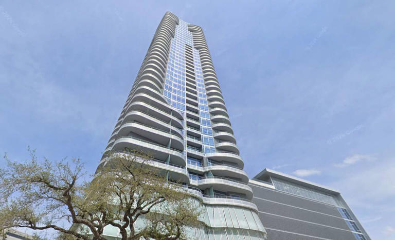 New owners plan $11M overhaul for 40-story Houston tower