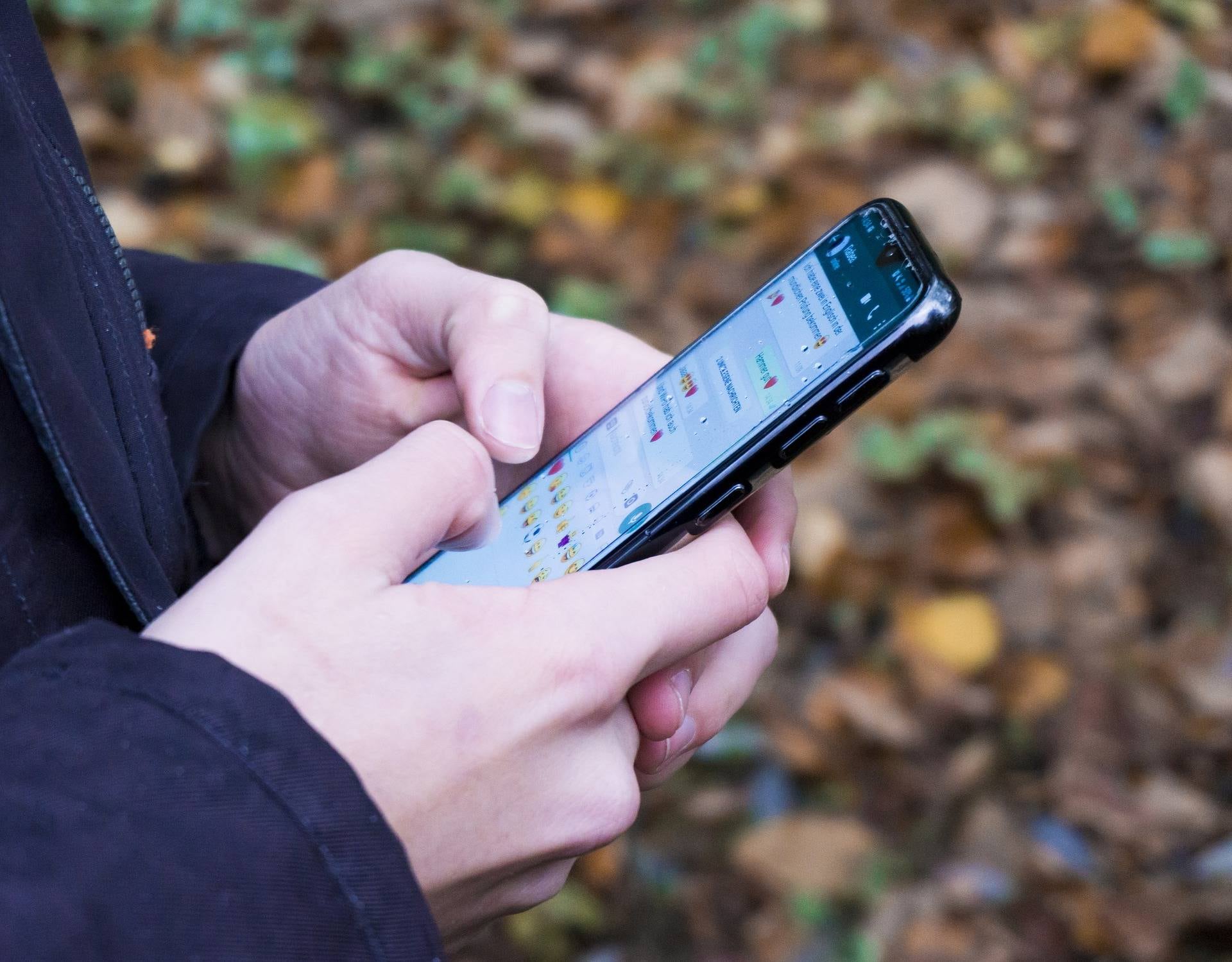 Silencio digital: Las razones psicológicas detrás de quienes solo leen ...